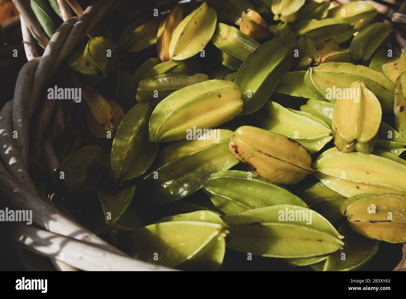 Yellow star fruit hi-res stock photography and images - Alamy