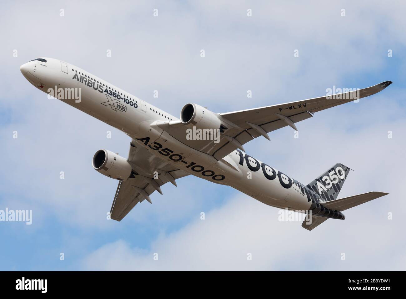 China airways airbus a350 hi-res stock photography and images - Alamy