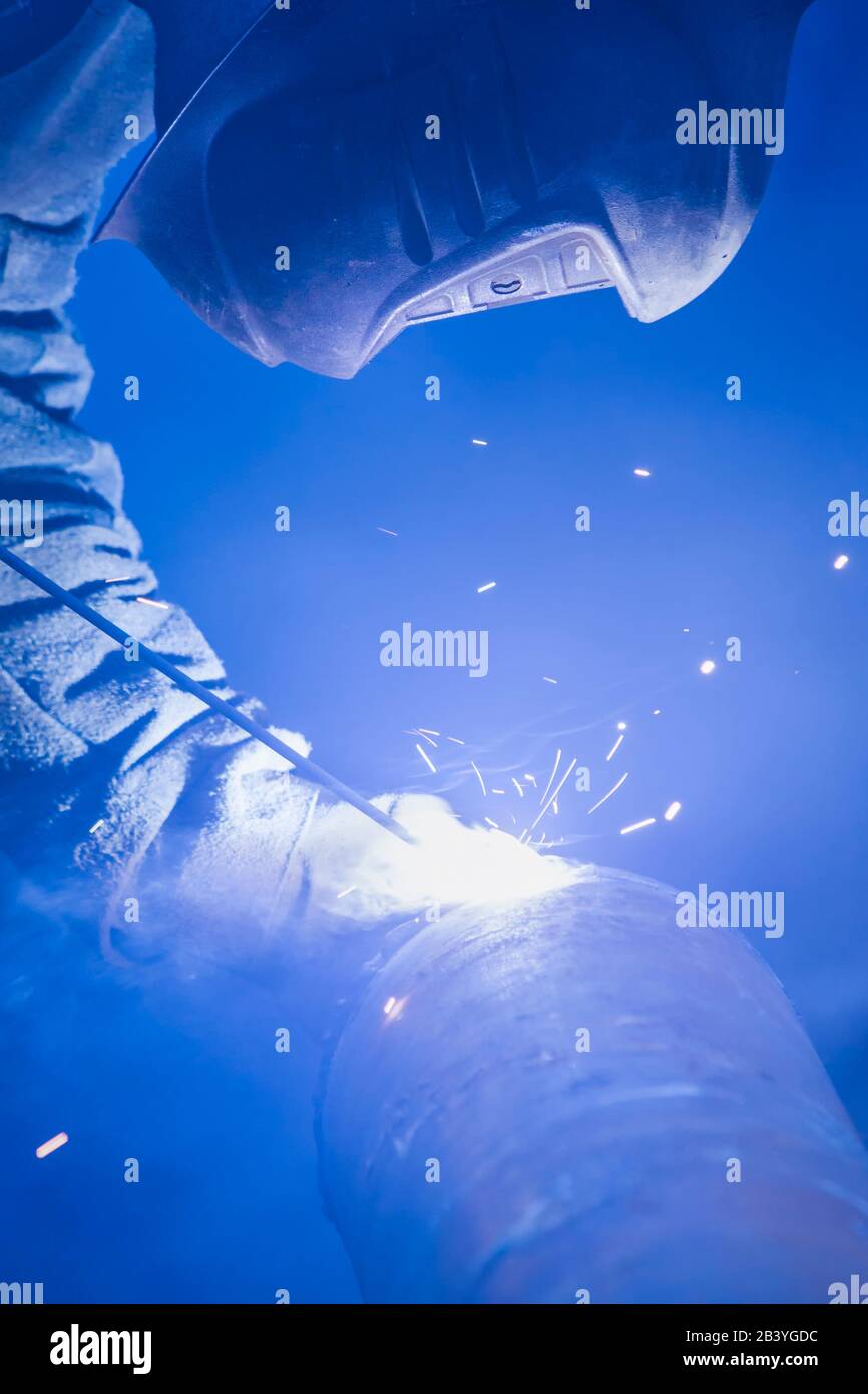 Gas welding hi-res stock photography and images - Alamy