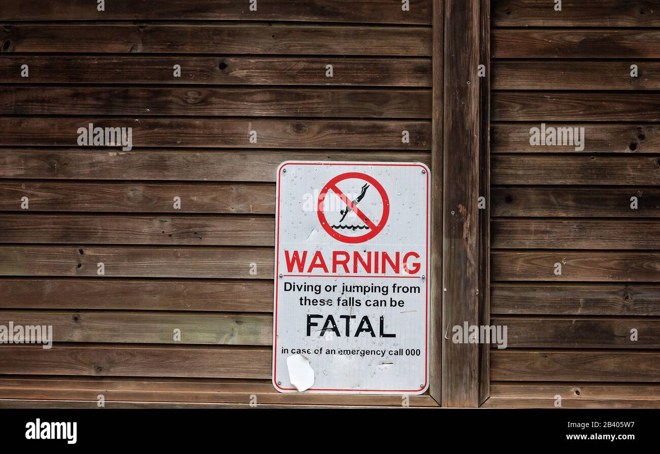 Red warning sign no diving hi-res stock photography and images - Alamy