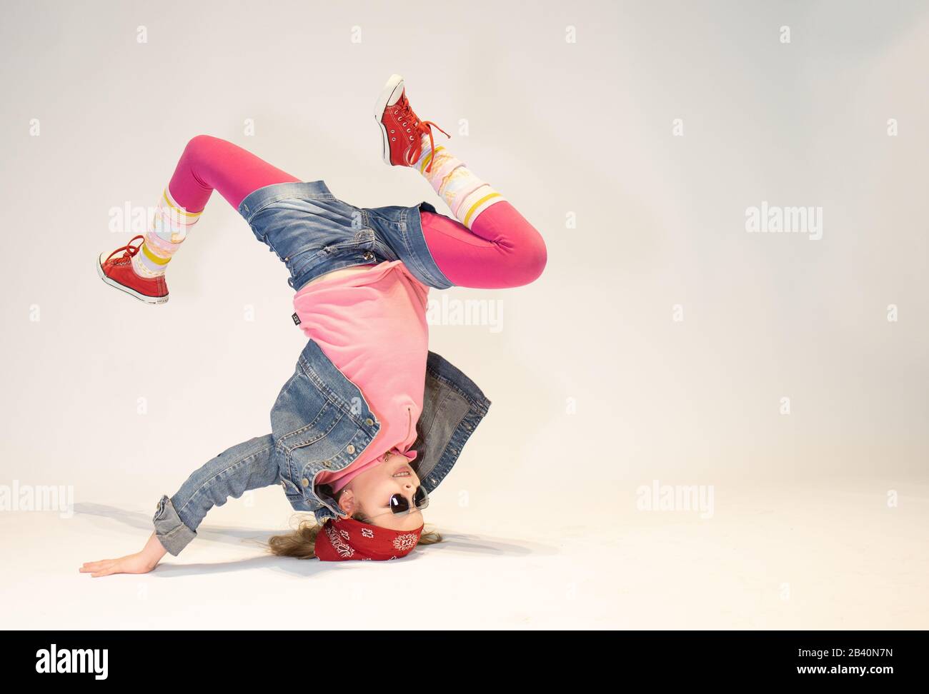 Break dancing hi-res stock photography and images - Alamy
