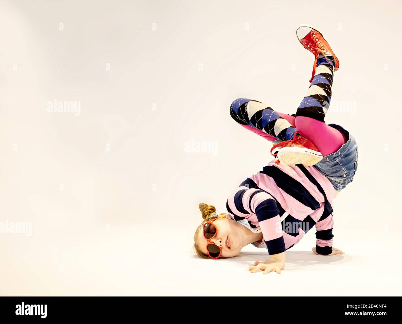 Hip hop dancing class hi-res stock photography and images - Alamy