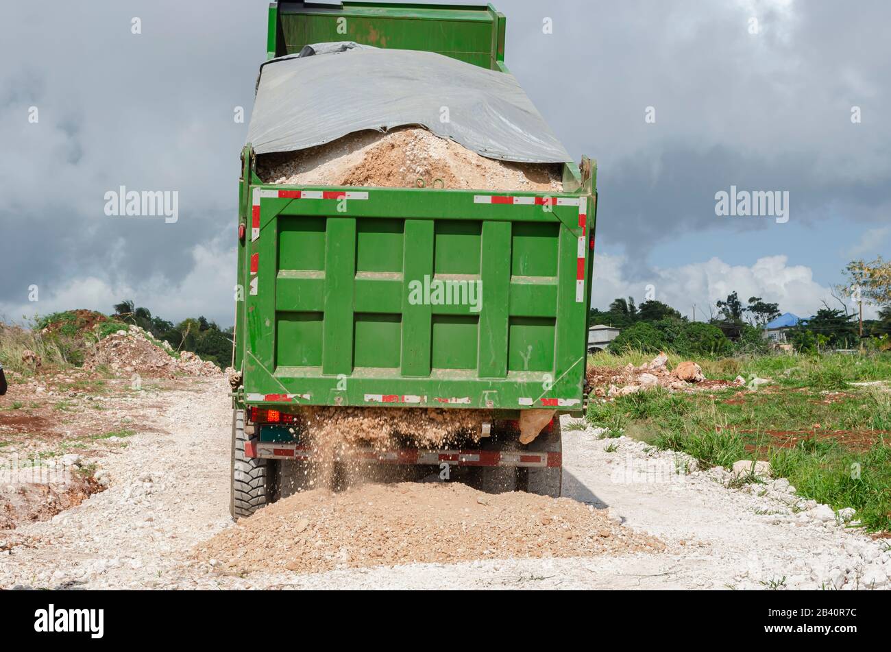 Tipper truck unloading hi-res stock photography and images - Alamy