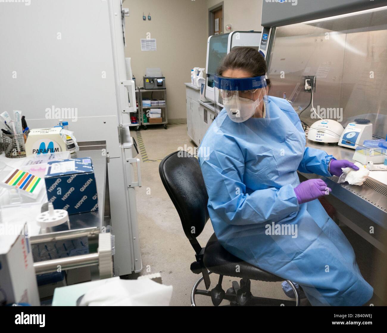 Laboratory testing hi-res stock photography and images - Alamy