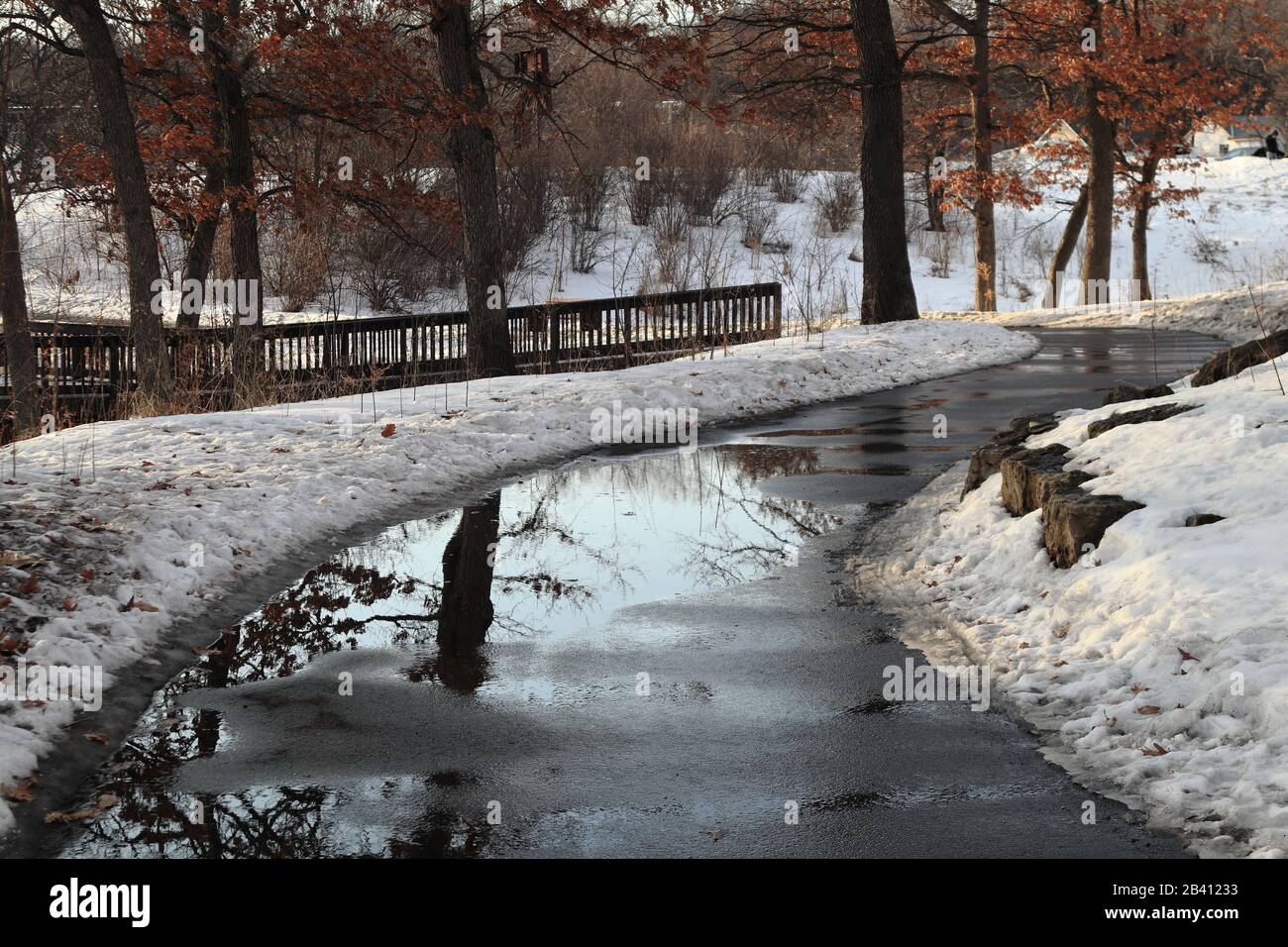 Pathway through the park hi-res stock photography and images - Alamy