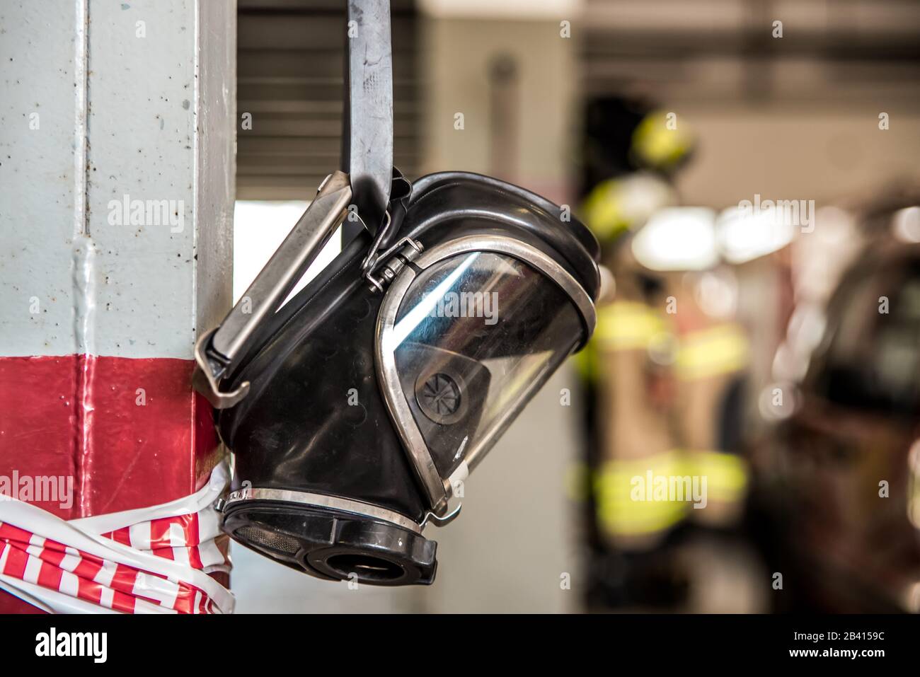 Full face cover hi-res stock photography and images - Alamy