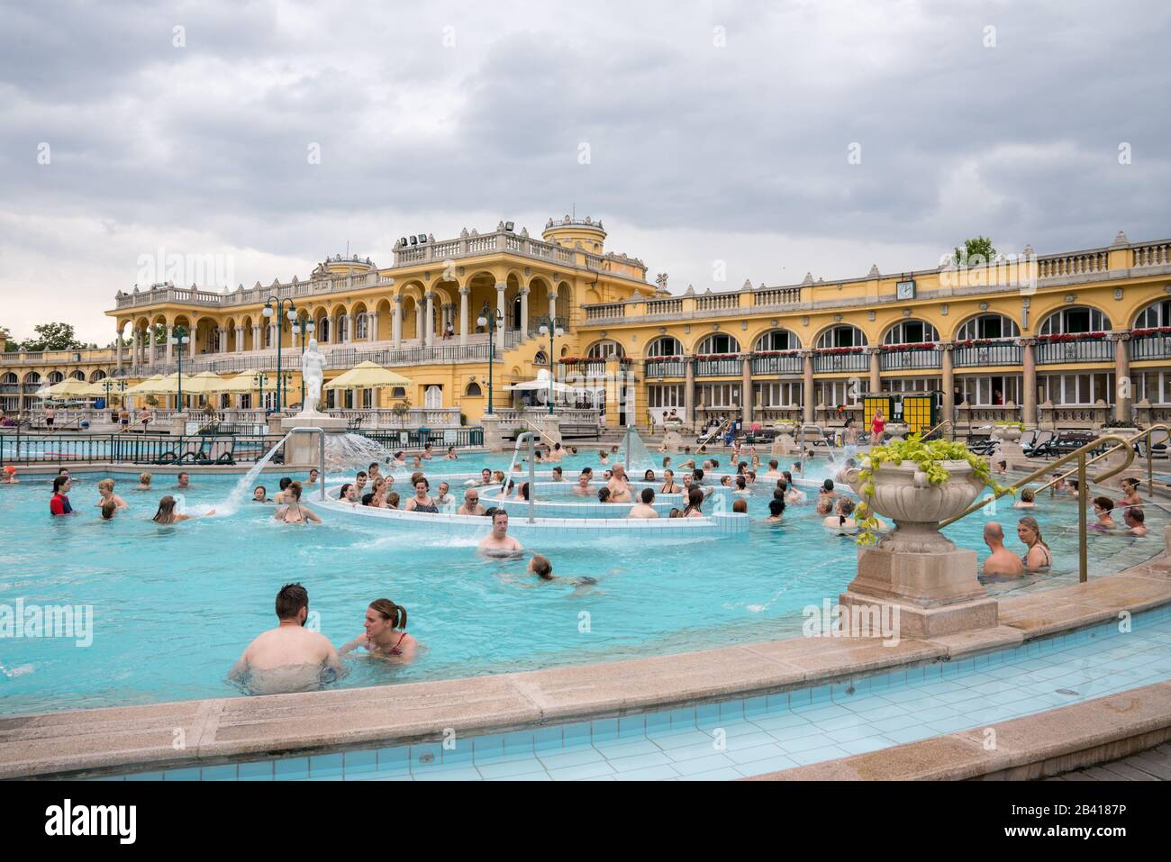 Hungary, Budapest, Szechenyi Spa thermal pools Stock Photo - Alamy