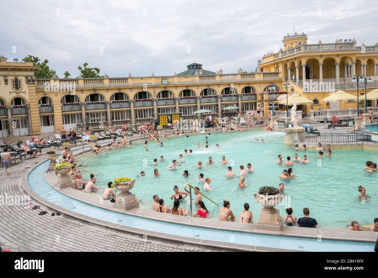 Hungary, Budapest, Szechenyi Spa thermal pools Stock Photo - Alamy
