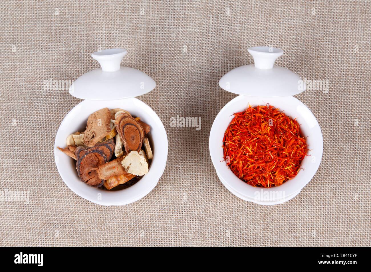 Tcm chinese medicinal herbs hi-res stock photography and images - Alamy