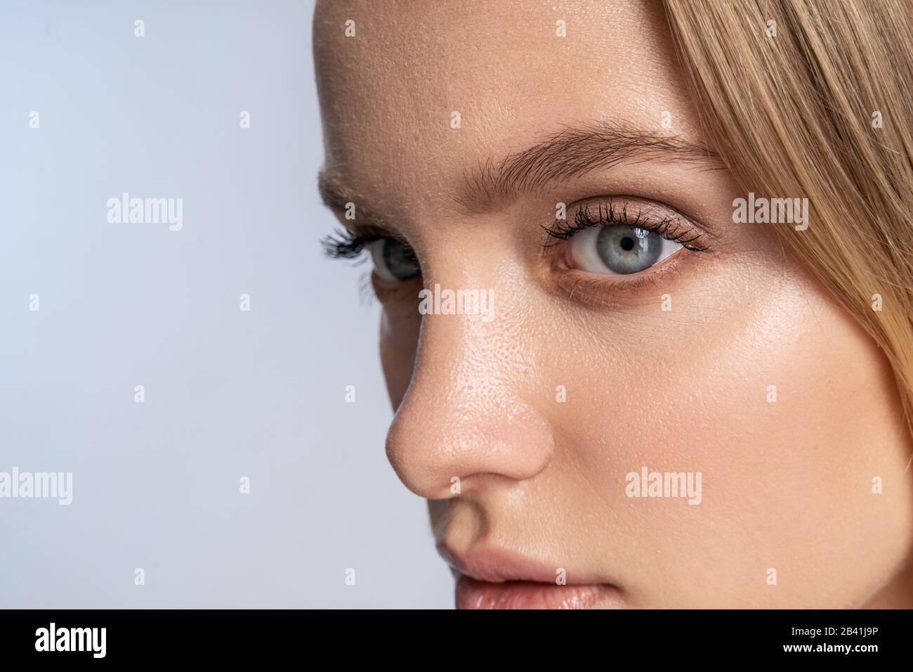 Distant look hi-res stock photography and images - Alamy