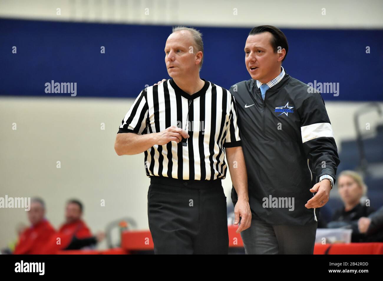 Basketball coach referee hi-res stock photography and images - Alamy