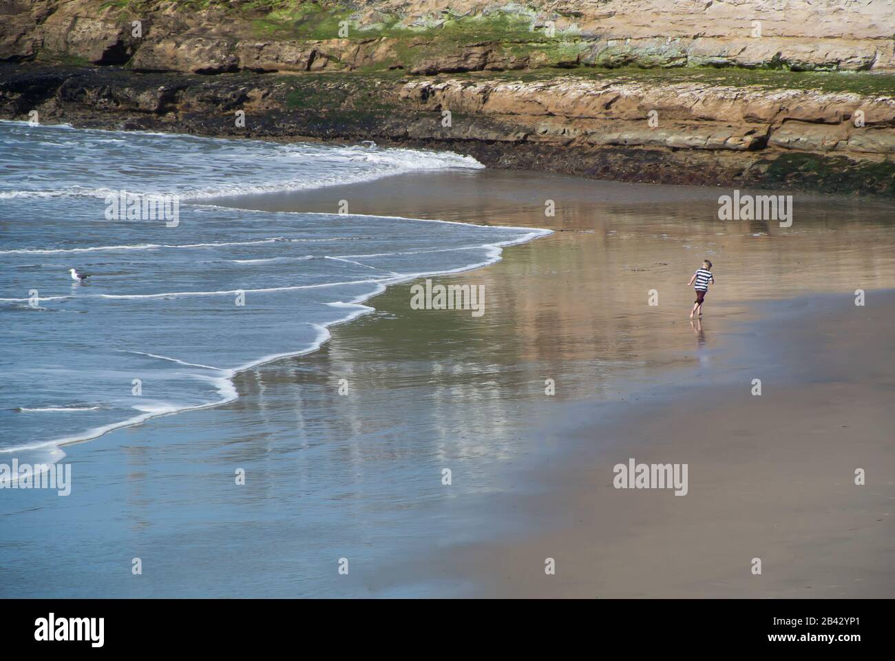 Natural beach scene hi-res stock photography and images - Alamy