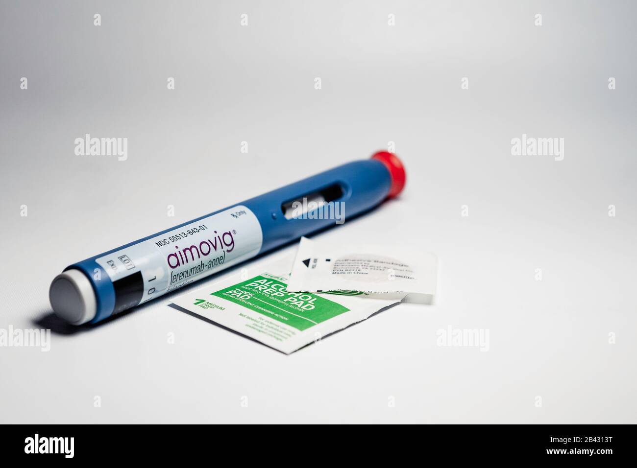 Alcohol pad hi-res stock photography and images - Alamy