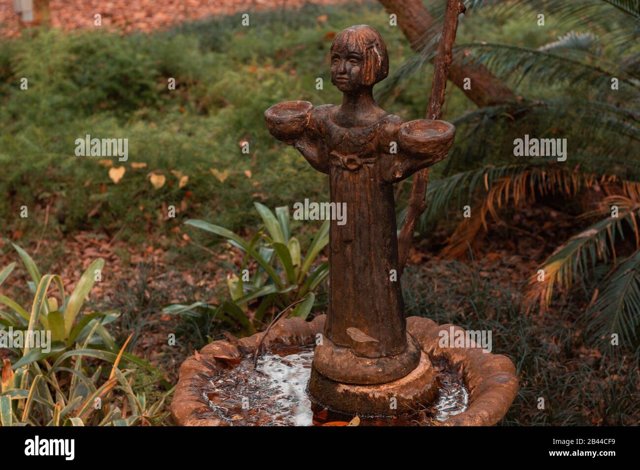 Bird girl statue hi-res stock photography and images - Alamy