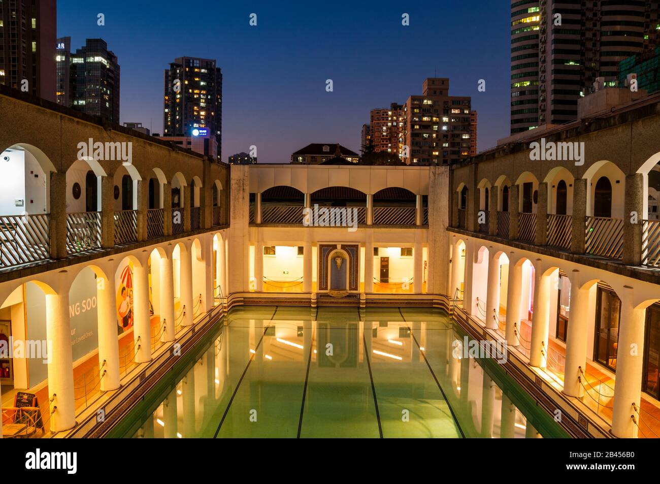 Outdoor swimming pool dusk hi-res stock photography and images - Alamy