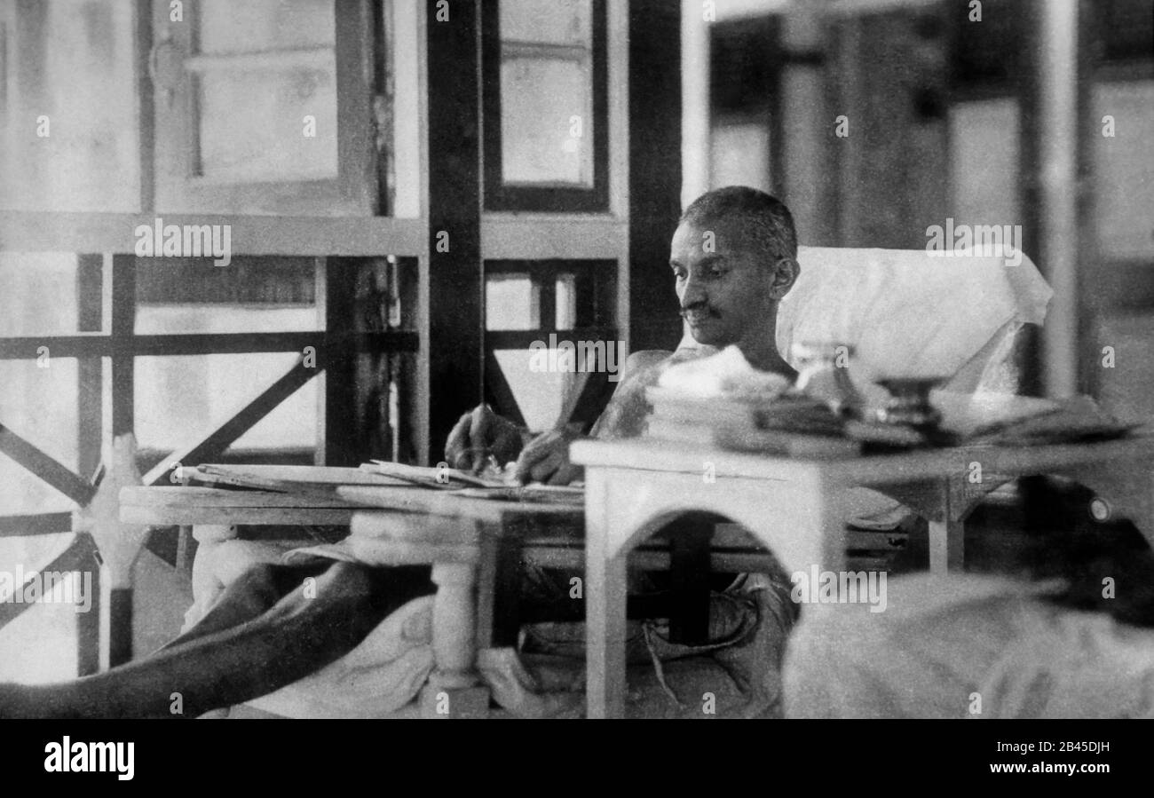 Indian nationalist leader mahatma hi-res stock photography and images ...