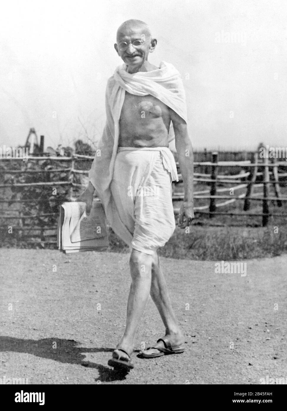 Mahatma Gandhi walking at Sevagram Ashram, Wardha, Nagpur, Maharashtra ...