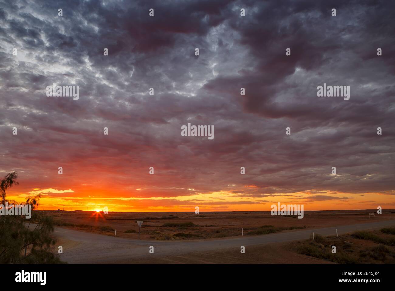 Road sign oodnadatta track south hi-res stock photography and images ...