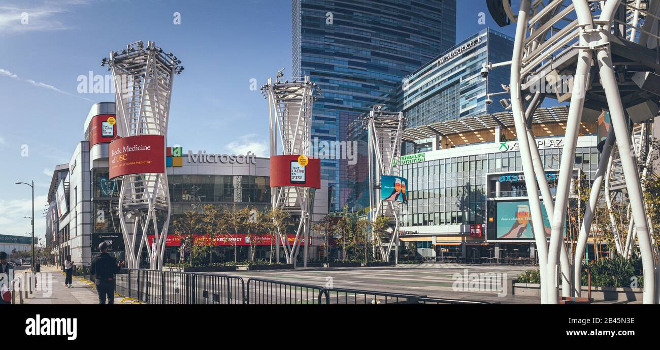 Center of xbox plaza hi-res stock photography and images - Alamy