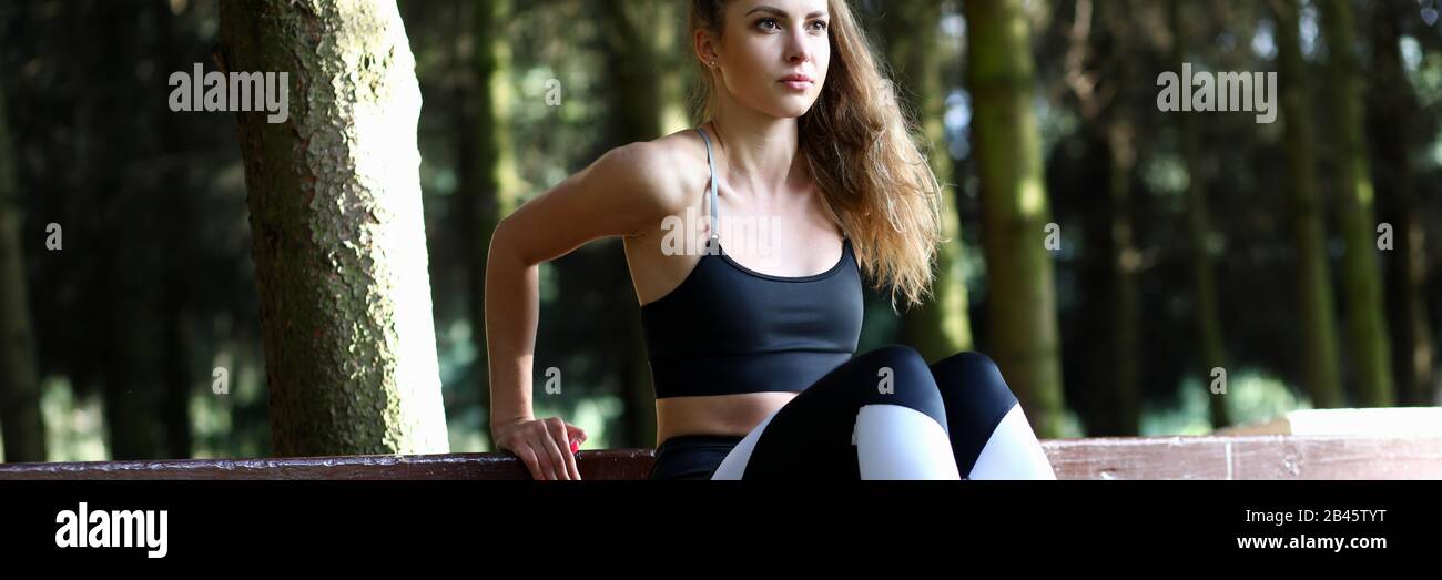 Girl doing exercise hi-res stock photography and images - Alamy