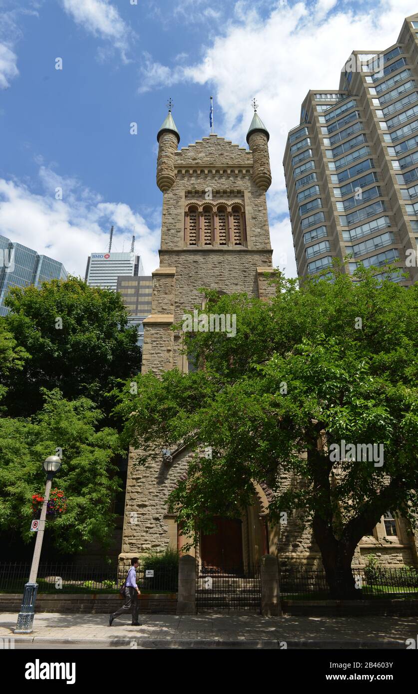Canada ontario toronto simcoe street hi-res stock photography and ...