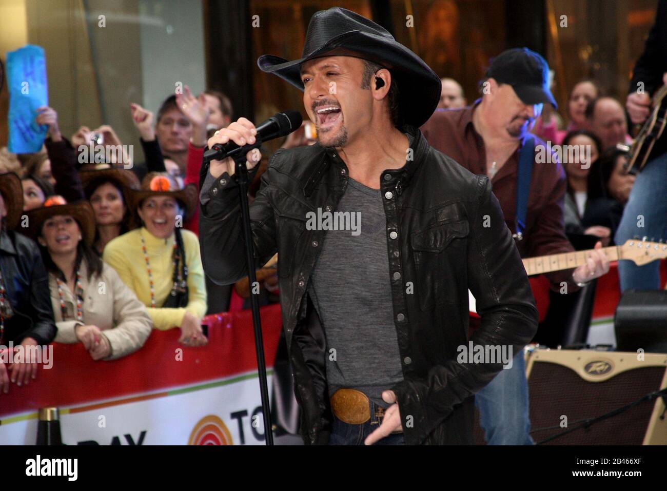 New York, NY, USA. 23 October, 2009. Tim McGraw, performs at the NBC's ...