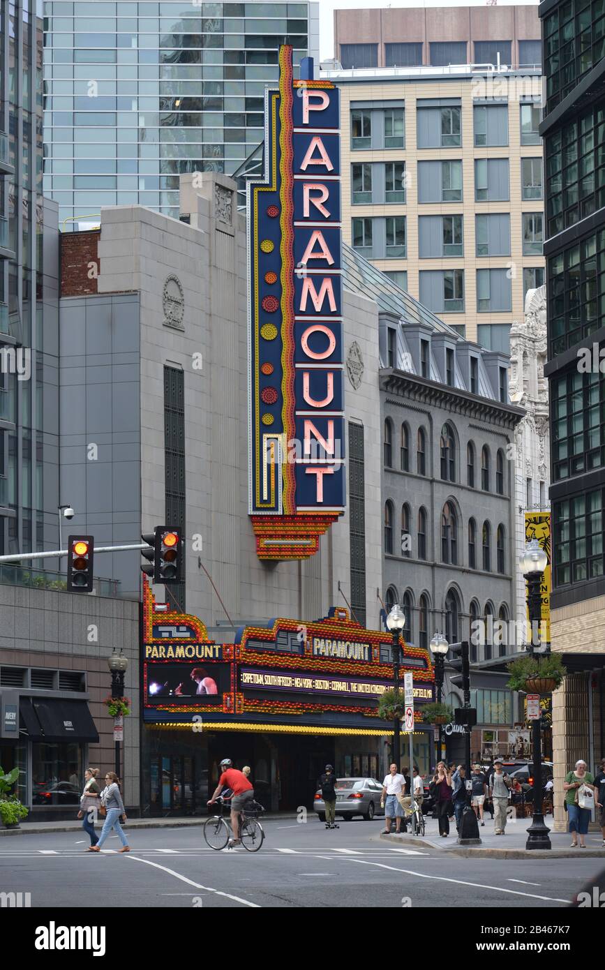 Paramounttheatre hi-res stock photography and images - Alamy