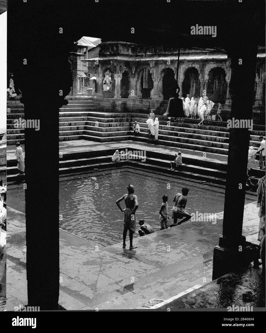 Hindu temple pond Black and White Stock Photos & Images - Alamy
