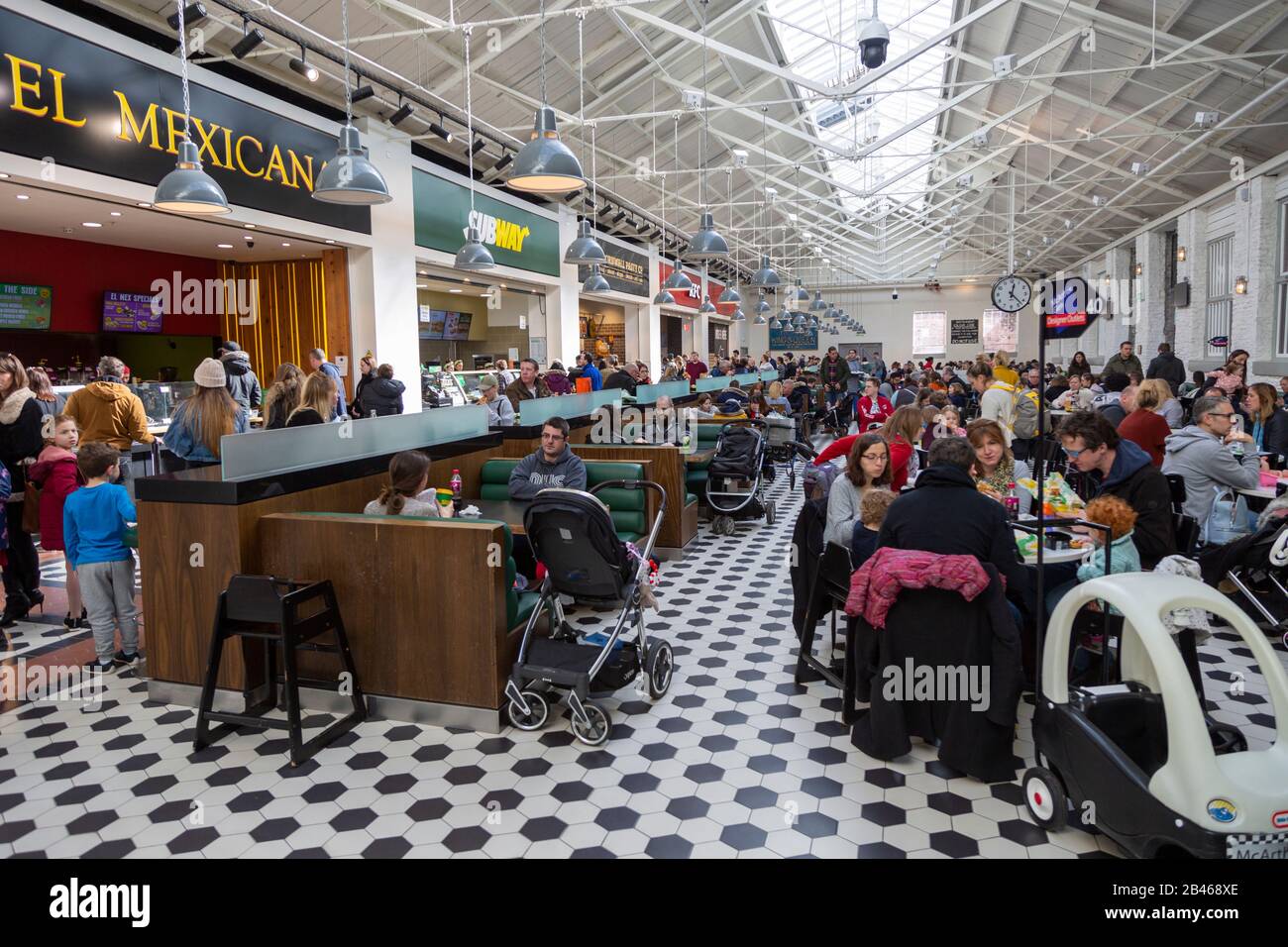 Swindon designer outlet centre hi-res stock photography and images - Alamy