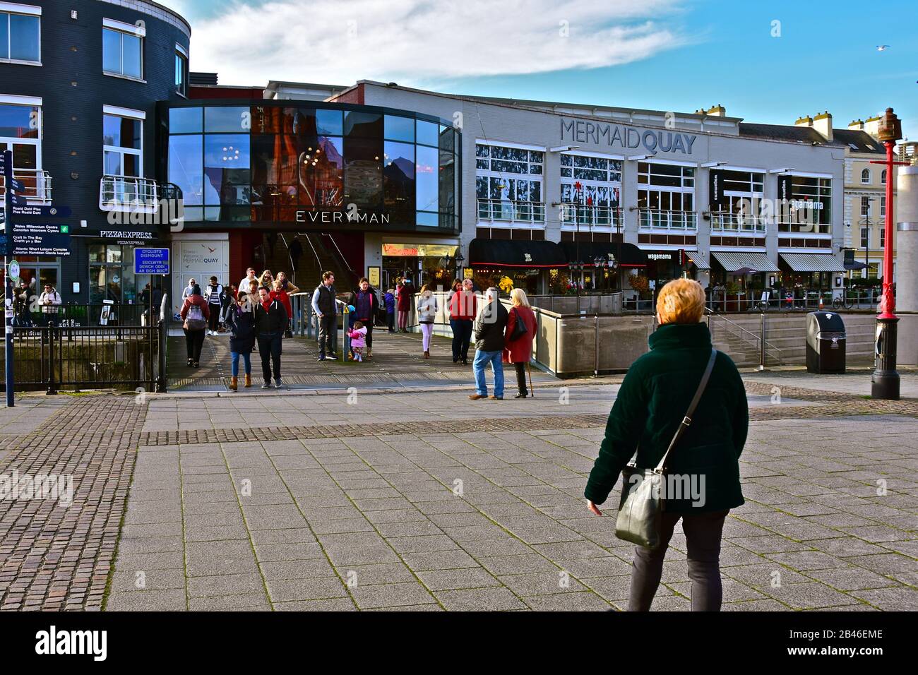 Cardiff everyman cinema hi-res stock photography and images - Alamy