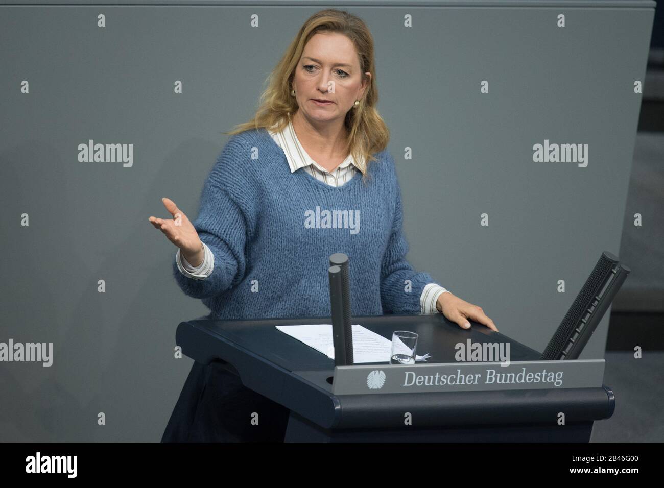 Caren lay hi-res stock photography and images - Alamy