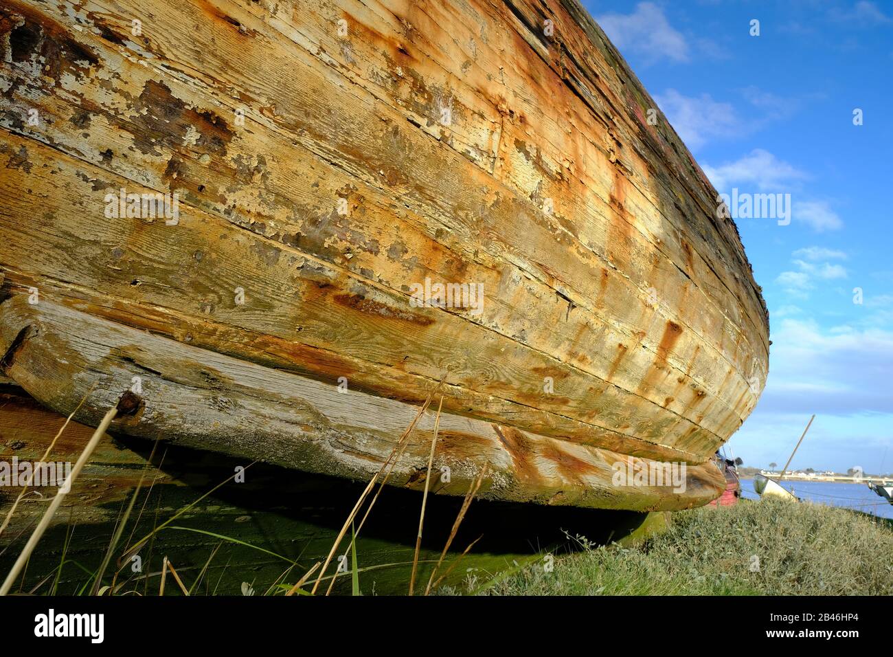 Rotting boat skippool creek hi-res stock photography and images - Alamy