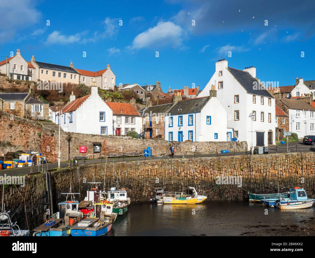 East neuk fishing village hi-res stock photography and images - Alamy