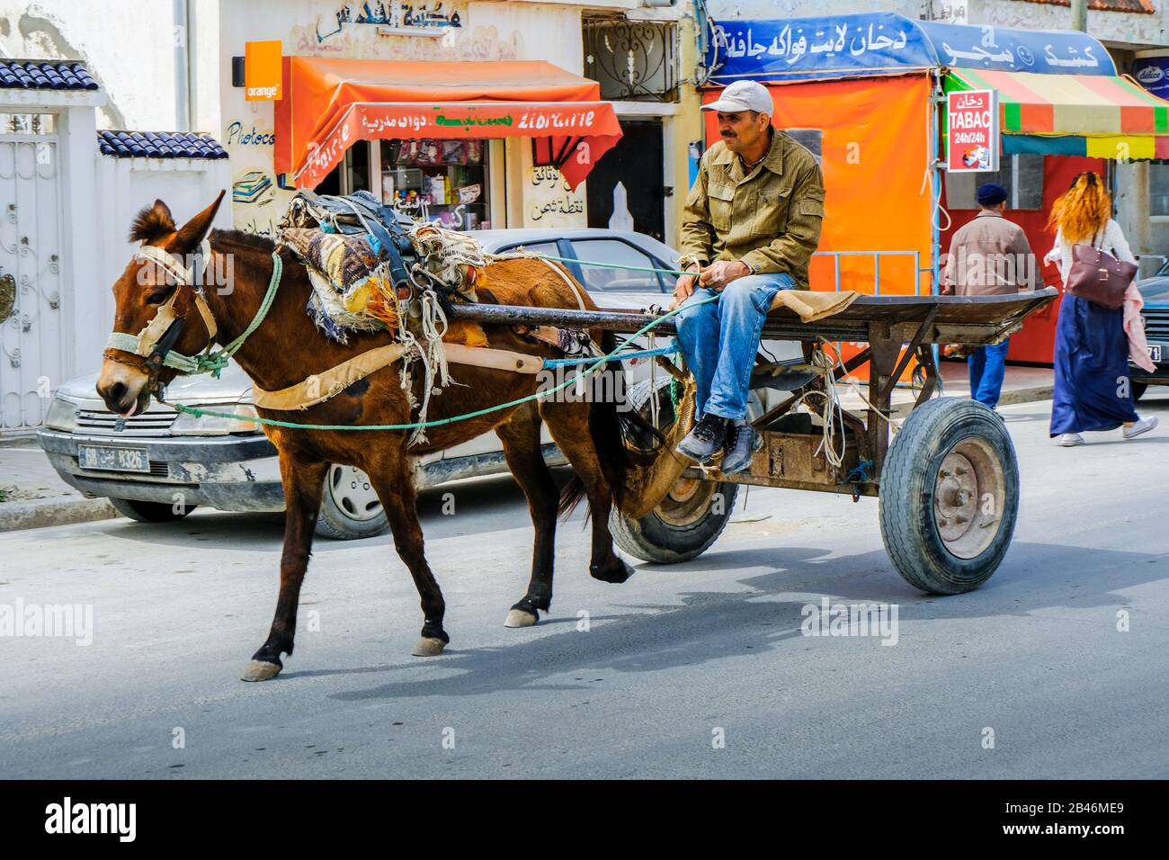 Old man cart hi-res stock photography and images - Alamy