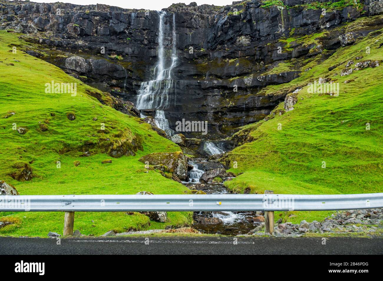Waterfall over road hi-res stock photography and images - Alamy
