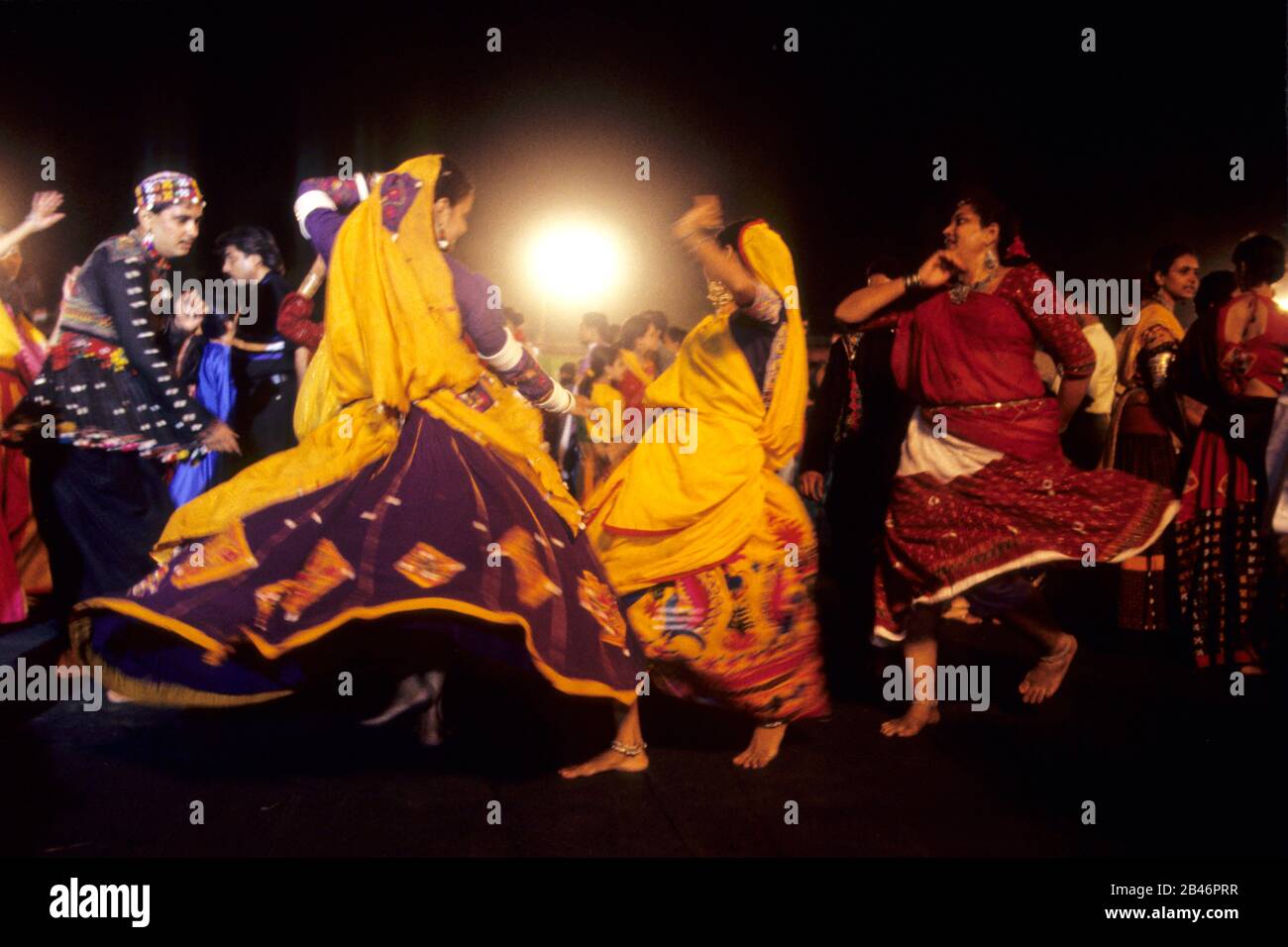 Navratri dandia garba Festival, classical dance, mumbai bombay ...