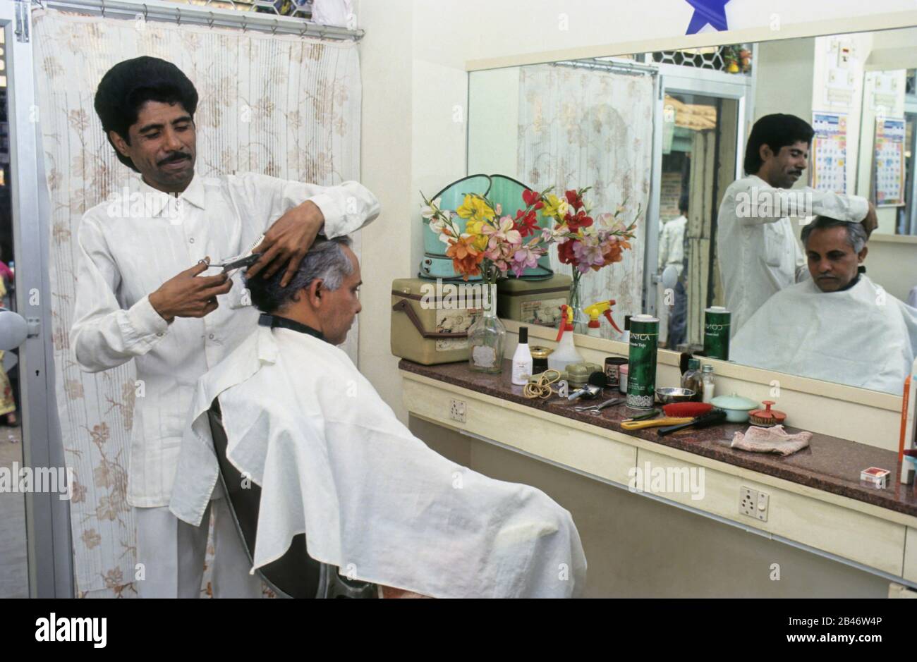 Barber shops hi-res stock photography and images - Alamy