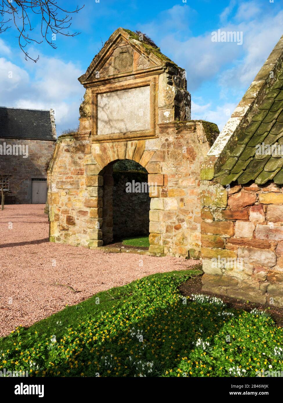 Old stone building by the entrance to the Kirkyard at Crail Parish ...