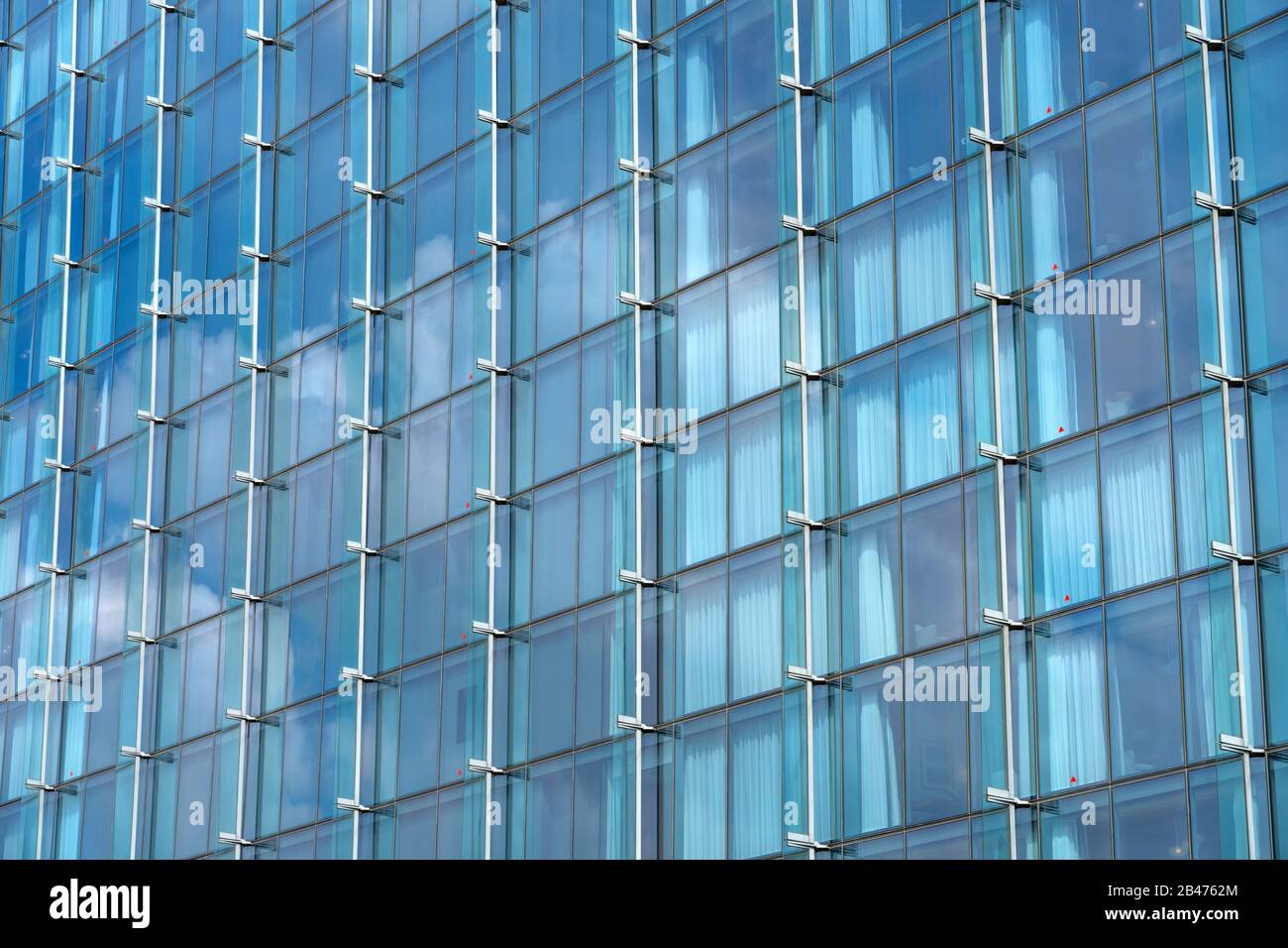 Skyscraper windows hi-res stock photography and images - Alamy