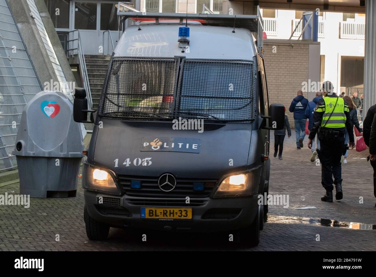 Johan cruyff arena police hi-res stock photography and images - Alamy