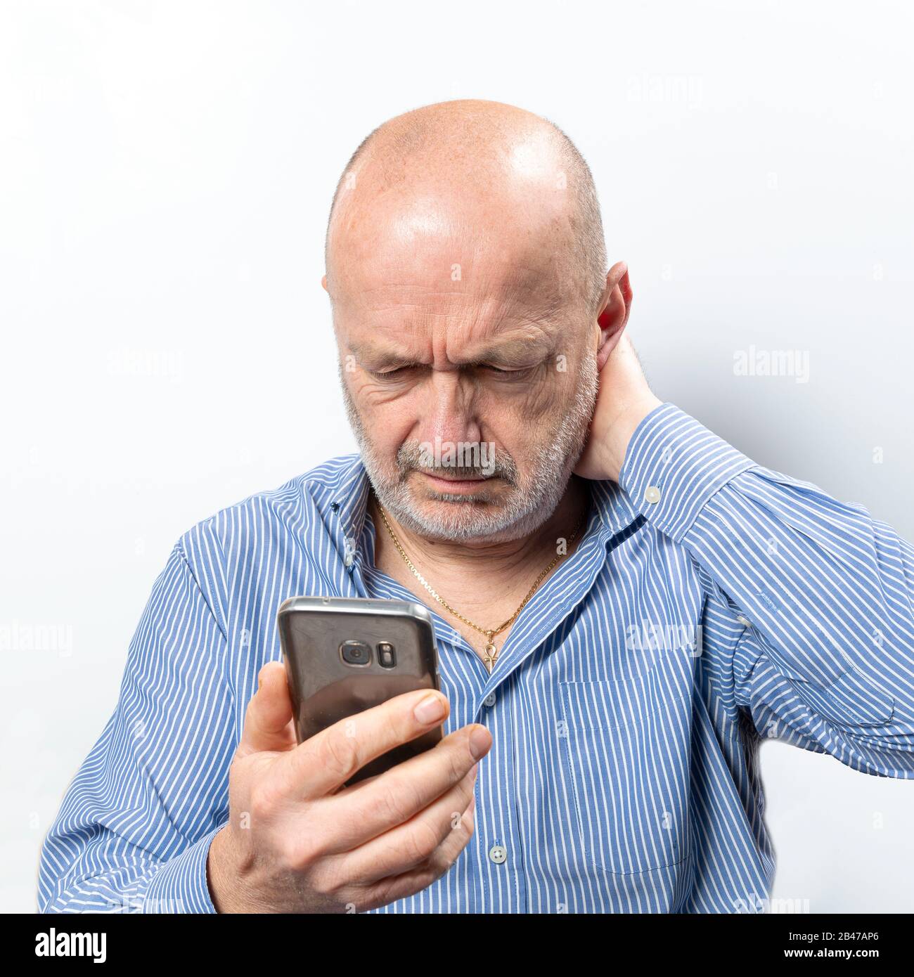Worried man phone hi-res stock photography and images - Alamy