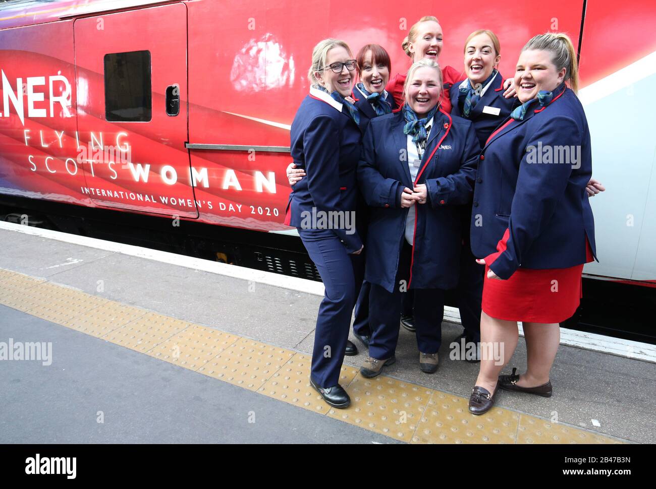 All female crew lner flying scotswoman pose hi-res stock photography ...