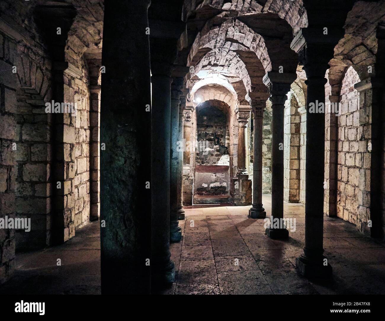 Romanesque crypt hi-res stock photography and images - Alamy