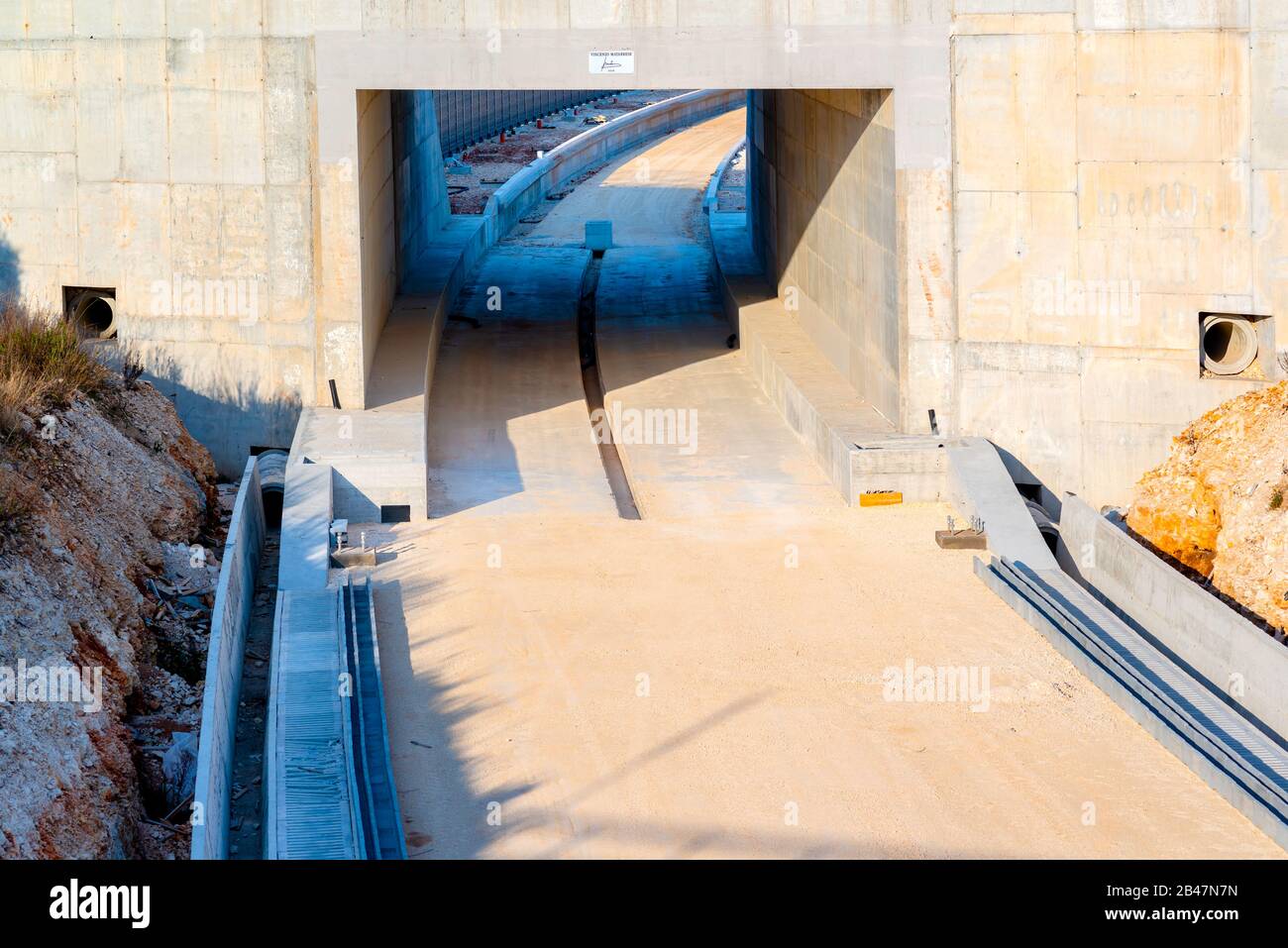 Underpass and tunnel for the construction of a new railway line. Detail ...