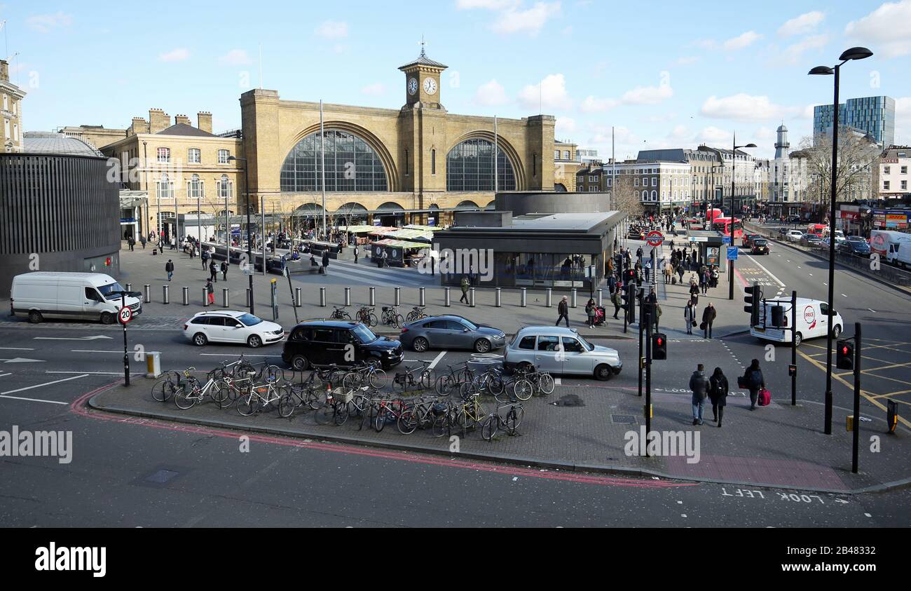 The Euston Road entrance to King's Cross railway station in London ...