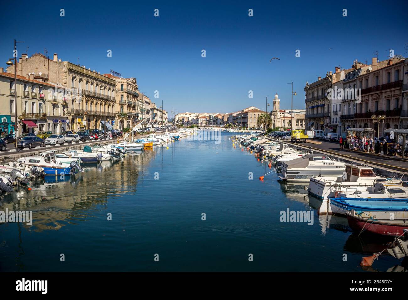 Seaside canal and city hi-res stock photography and images - Alamy