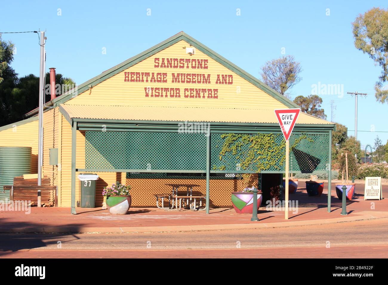 outback town of Sandstone, Western Australia Stock Photo - Alamy