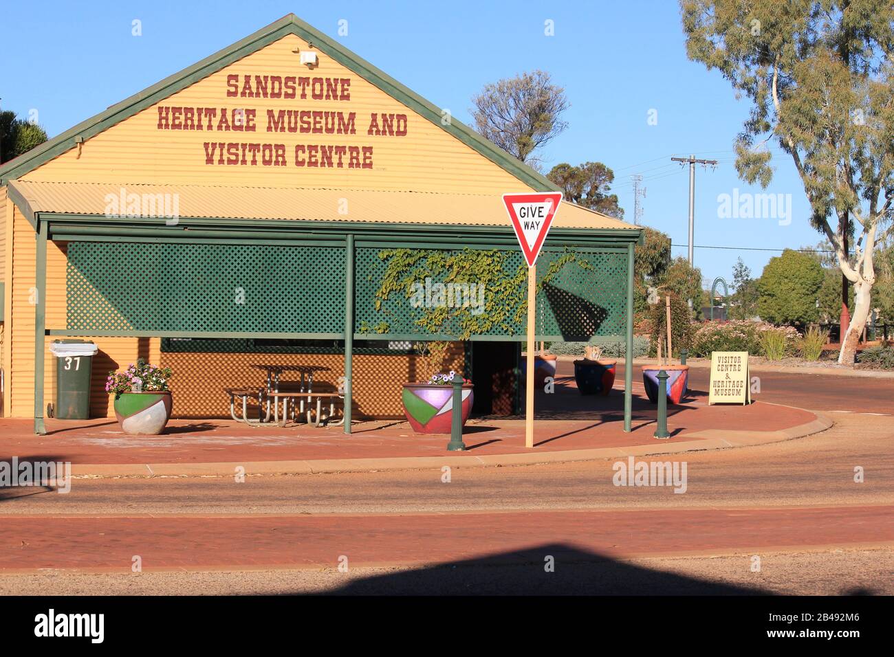 outback town of Sandstone, Western Australia Stock Photo - Alamy