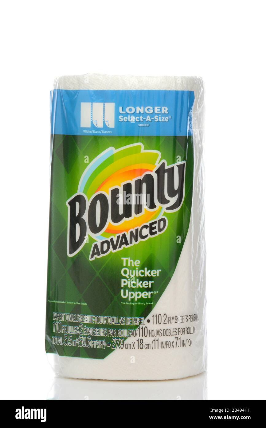 IRVINE, CALIFORNIA - MAY 22, 2019: A roll of Bounty Advanced Paper ... IRVINE, CALIFORNIA - MAY 22, 2019: A roll of Bounty Advanced Paper ...