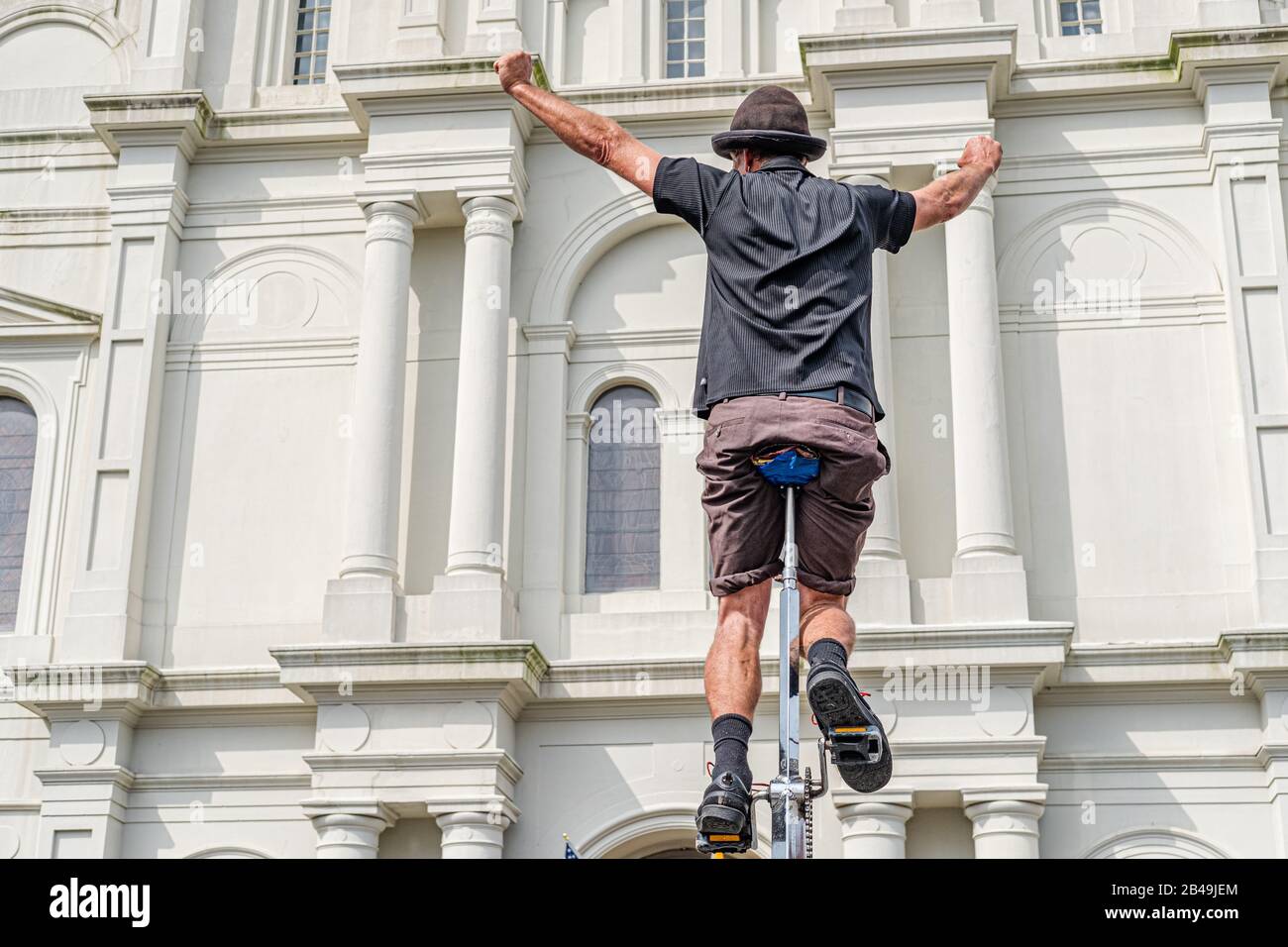 Juggler street performer new orleans hi-res stock photography and ...